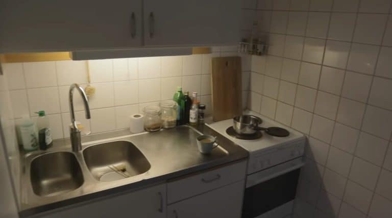 Viral Strange - A Peek Inside a Swedish Man’s Cozy 23-Square-Meter ...