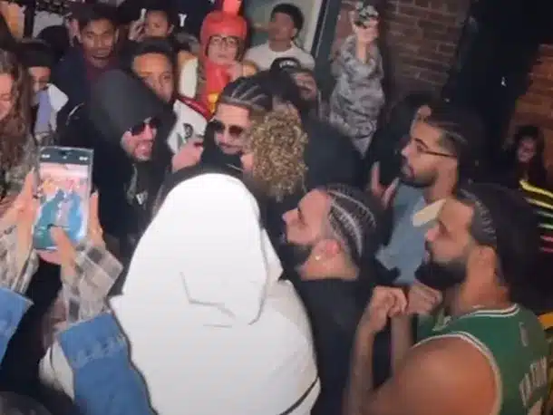 Viral Strange - Drake Look-Alikes Take Over Toronto Competing for ...