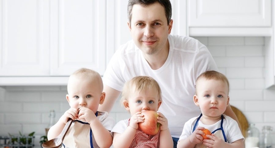 Viral Strange - Benjamin Button Syndrome: Meet the Rare Twins Who Have It